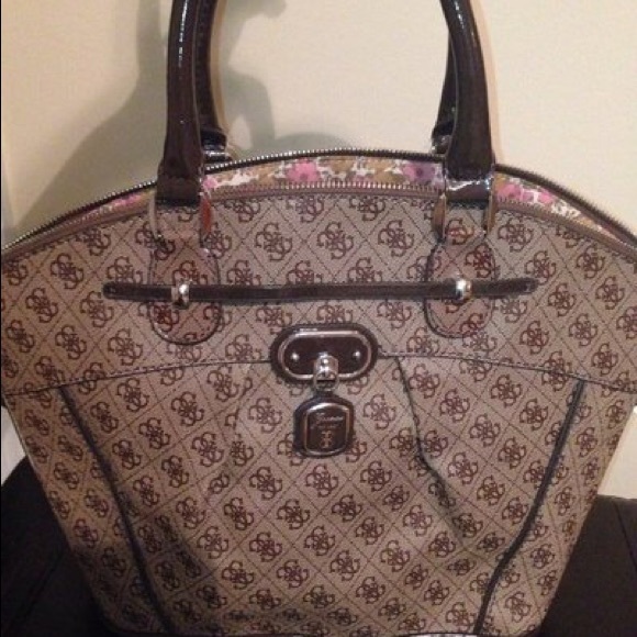 Guess | Bags | Guess Purse | Poshmark